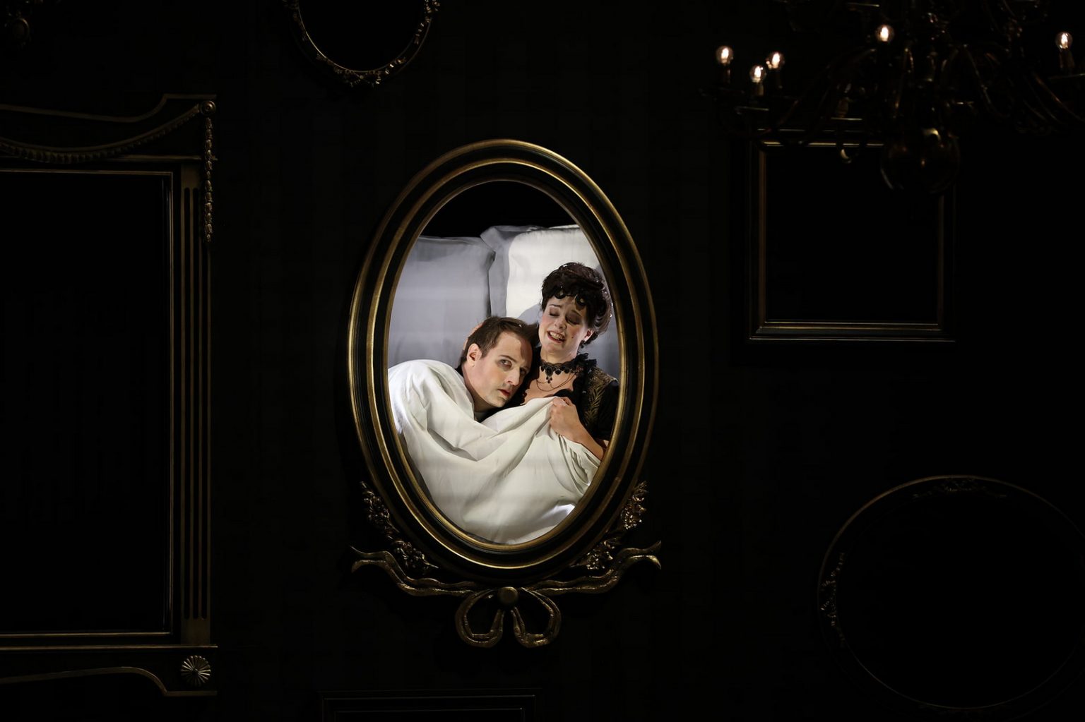 DIE FLEDERMAUS – BRUNO de LAVENERE scénographe