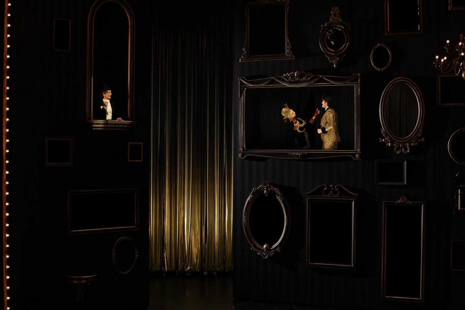 DIE FLEDERMAUS – BRUNO de LAVENERE scénographe